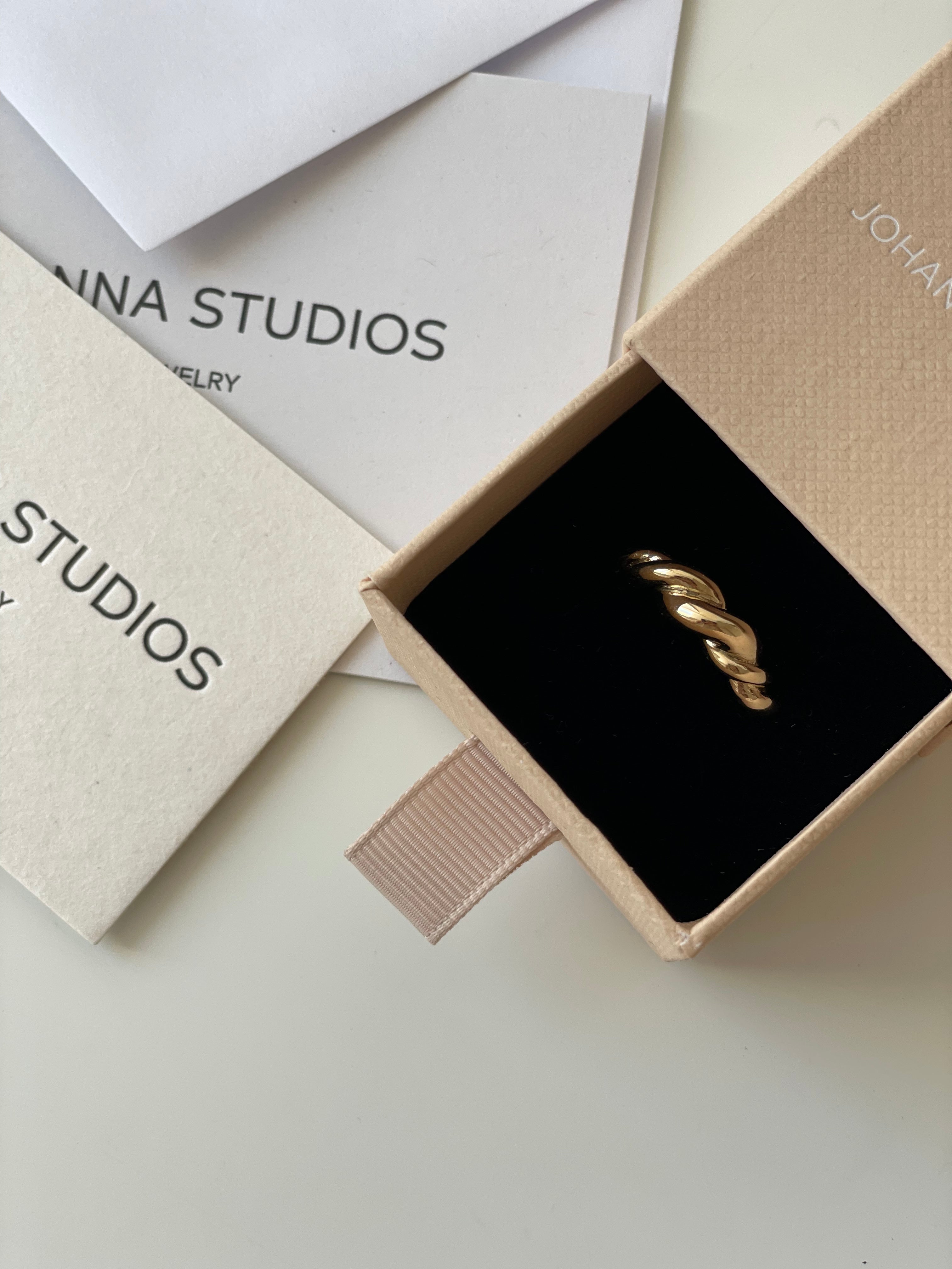 Anfertigungen – JOHANNA STUDIOS